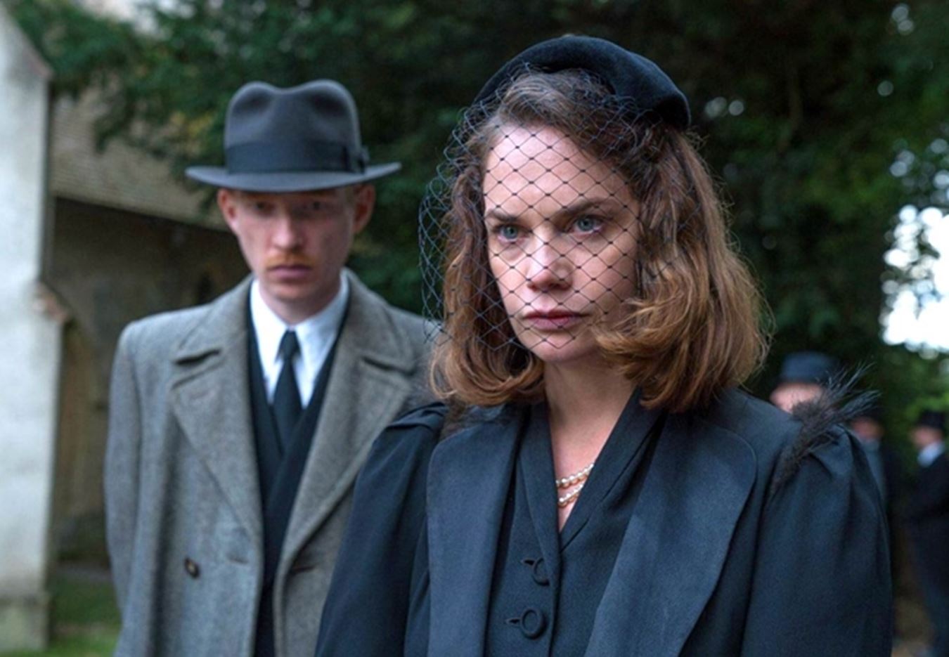 Lenny Abrahamson yönetmenliğindeki The Little Stranger'dan fragman ...