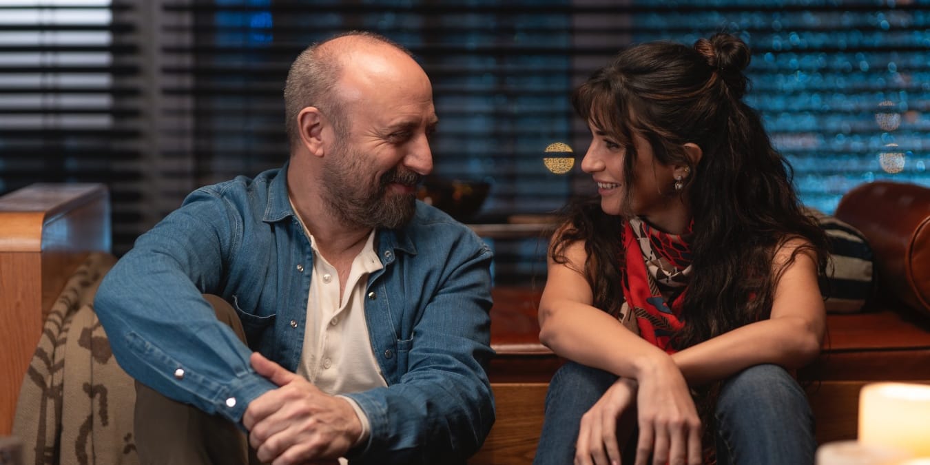 Halit Ergenç ve Tuba Büyüküstün'ün başrollerinde yer aldığı Yarın ...